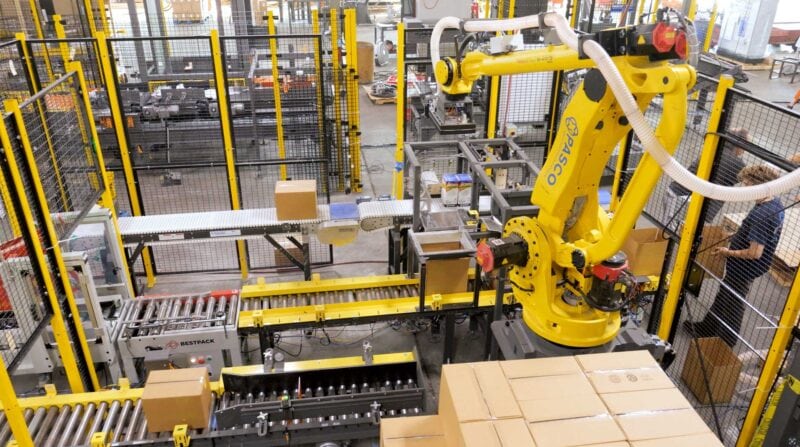 Robotic Case Packers | Industrial Automation | PASCO®